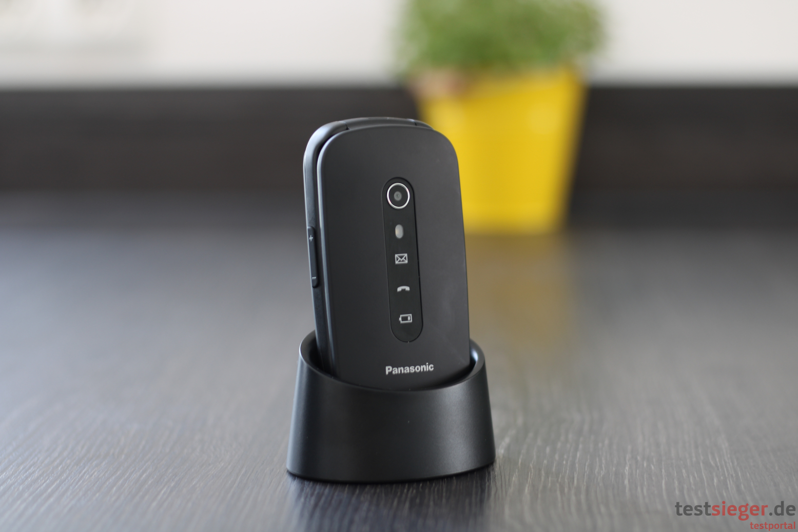 Test: Panasonic KX-TU466 Seniorenhandy - testsieger.de-Testlabor